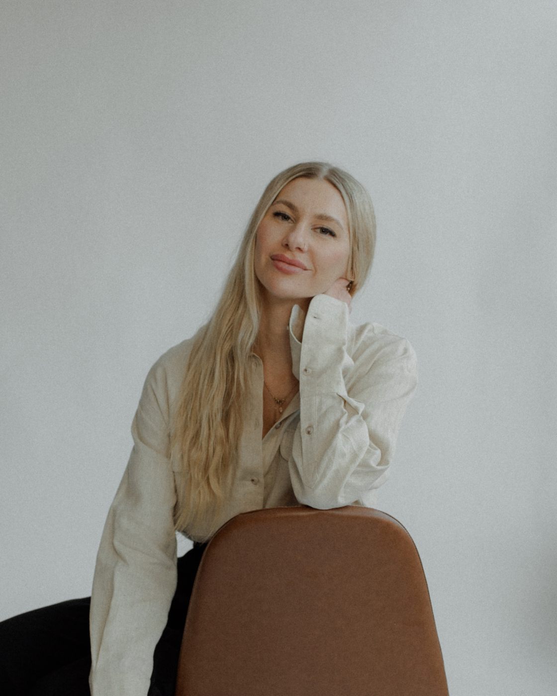 Danielle Mathers - The Luxe Room